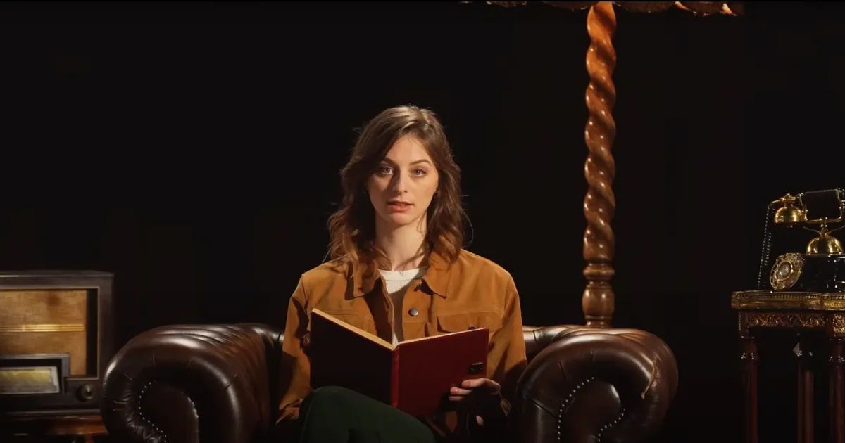 Actrice Claire Bender deelt een waargebeurd oorlogsverhaal . - EO